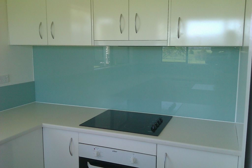 Splashback-zenith-Heights – Eastcoast Shower Screens and Mirrors
